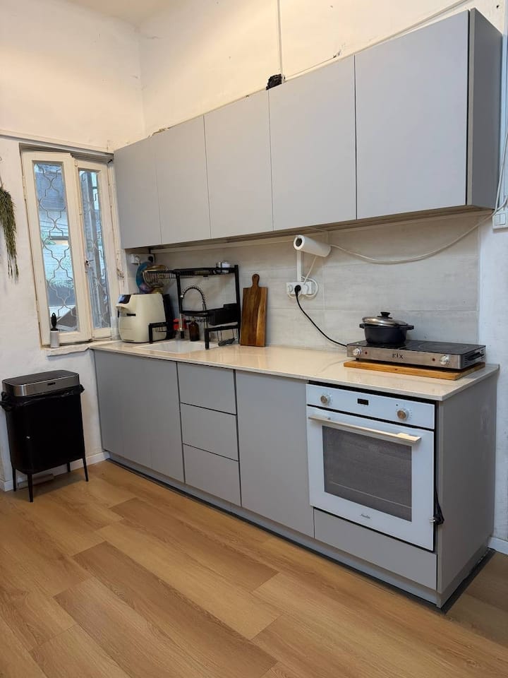 *Center Tlv* 2 Bedroom Apt Huge Private Backyard - Tel Aviv-Yafo