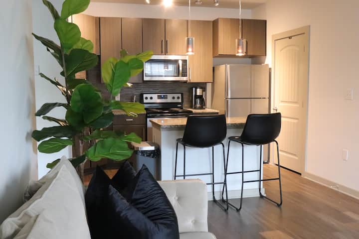 Chic & Comfortable Stay/free Wi-fi/free Parking - Gotham City, Austell