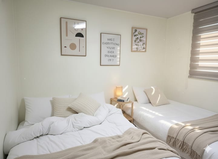 새로 꾸민 감성 투룸‼️ 넓은 거실/넷플릭스/한양대/바베큐/합법숙소 - 남양읍