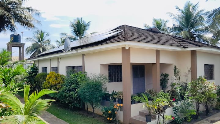 Cheerful 2-bedroom Luxury Home With Gazebo - Monrovia