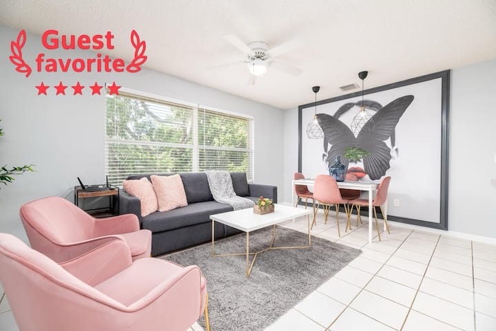 Spacious 2/2 Oasis With Pool | Prime Location - Wilton Manors, FL