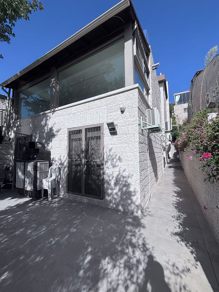 Luxury Kosher Mehadrin 7-bedroom Designer Villa - Jerusalem