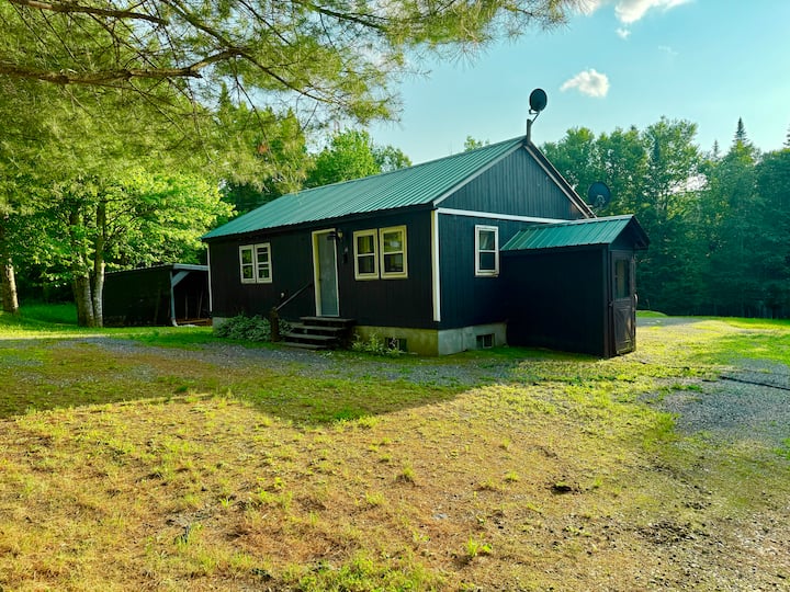 Peacemaker’s Woodland Cabin, Snowmobile&atv Access - Pittsburg, NH