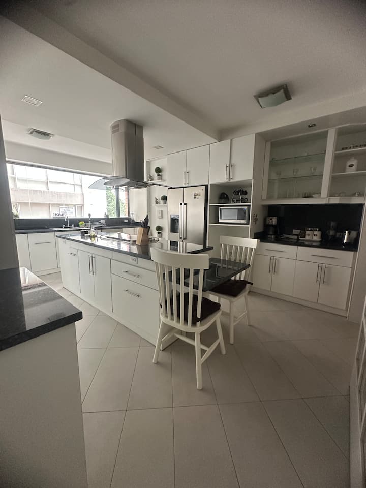 Acogedor Departamento Finlandia St- Cozy&comfy Apt - Quito (Ecuador)