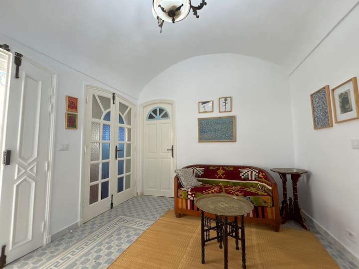Sea Front 4 Bedroom Lovely Home, Feet In The Water - Kélibia