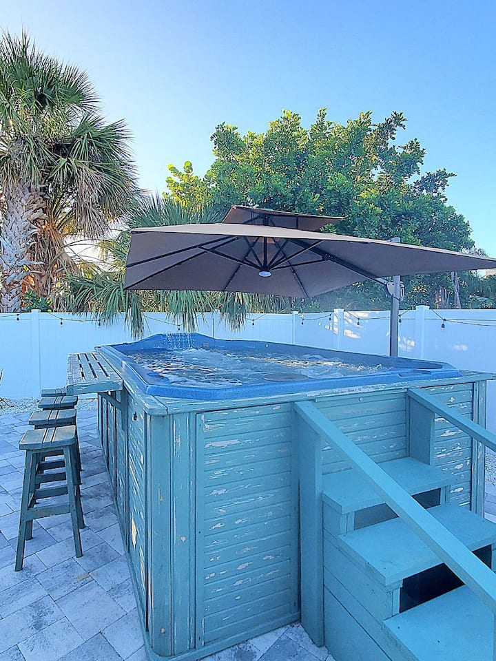 Heated Hybrid Pool~modern Beach House~walk 2 Beach - Indian Rocks Beach, FL