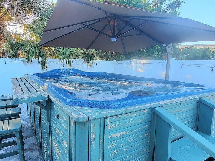 Heated Hybrid Pool~modern Beach House~walk 2 Beach - Clearwater Beach, FL