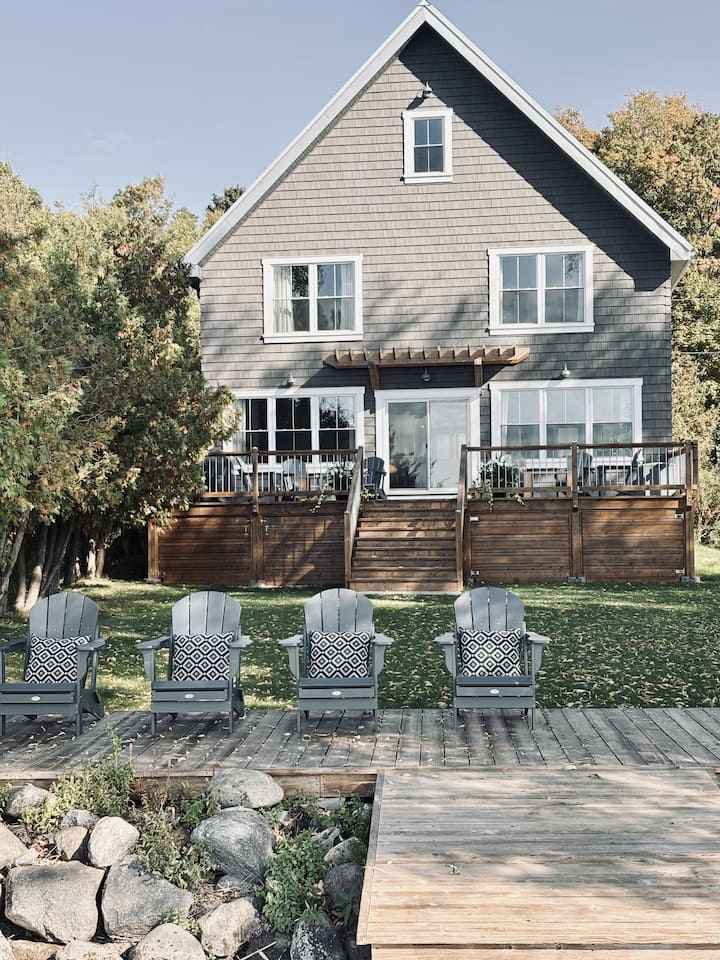 Lakefront With Gorgeous Sunsets! - Port Perry