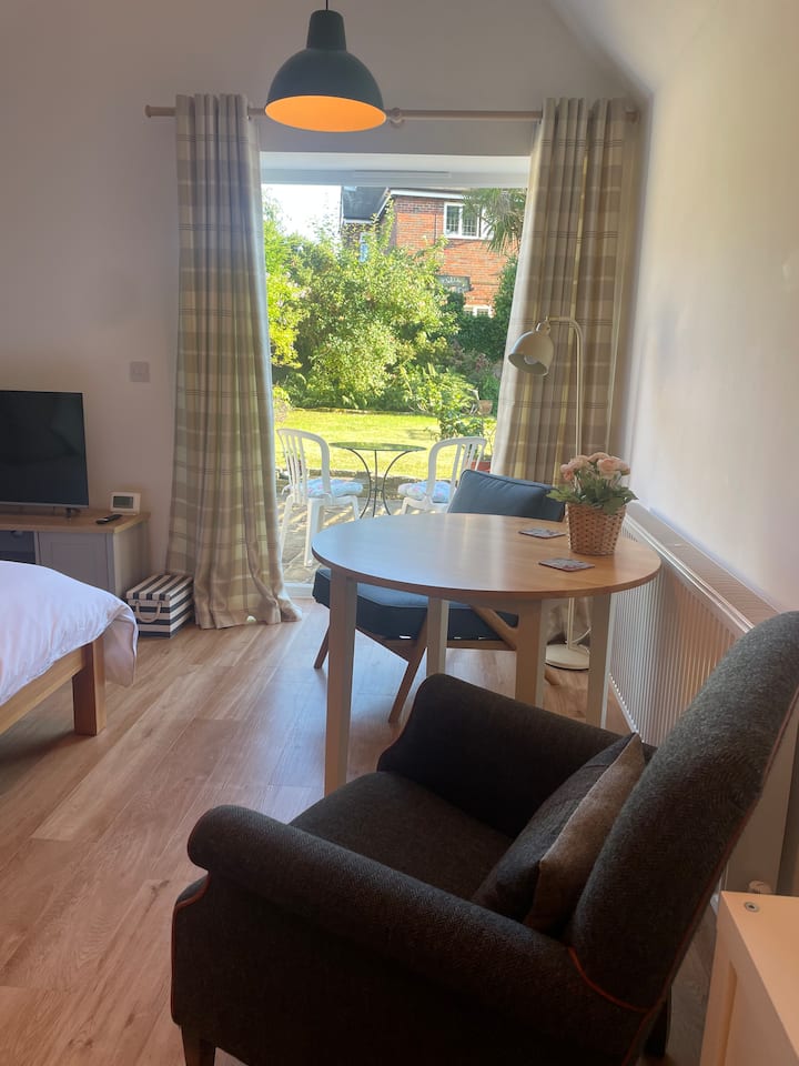 Studio 77: Idyllic Seaside Escape - Folkestone