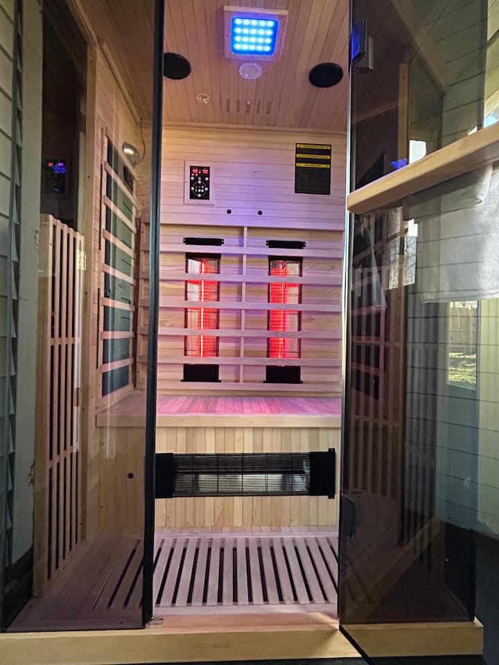 Stacie’s Mom’s With Infrared Sauna & Fire Pit - Turkey Run State Park, Marshall