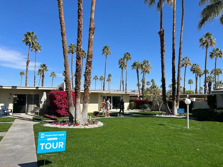 Palm Springs Mid-century En-suite 2bd/2ba - Palm Springs, CA