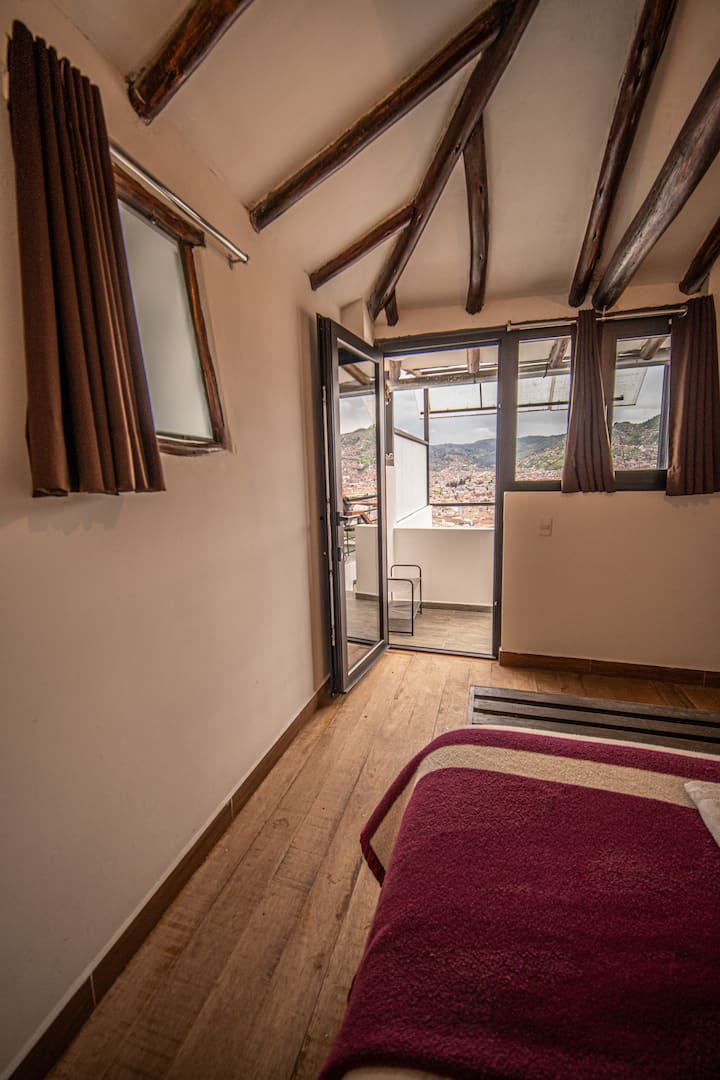 The Blue House / Queen Bed/patio - Cusco
