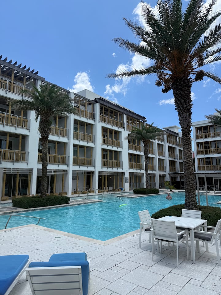 2/2 Condo. Paid Beach Chairs/umbrella, 2 Bikes - Rosemary Beach, FL