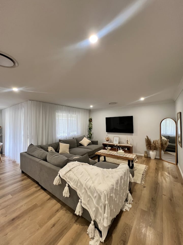 Spacious 4br Family Home. - Bathurst