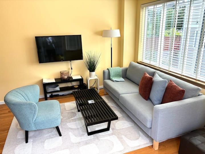 Charming 2 Bedroom Townhouse In Capitol Hill Area - Seattle