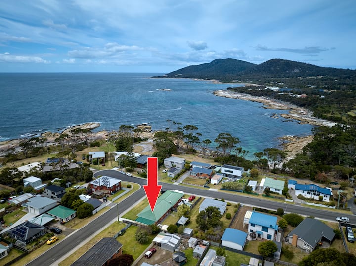 Seachange Villa Bicheno - Family Beach Stay - Bicheno