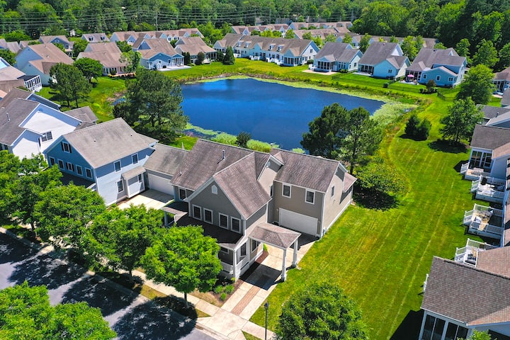 Sleeps 20 - Luxurious 7 Bedroom Home Located In The Bear Trap Dunes Community. Excellent Amenities! Indoor & Outdoor Pool, Tennis Courts, Fitness Center, Shuttle To The Beach, Clubhouse, Wifi And More!!! - Fenwick Island, DE