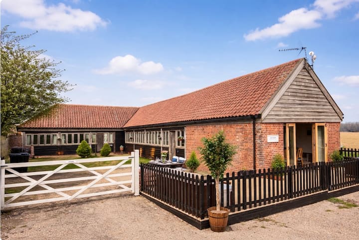 High Barn, Perfect For All The Family 8-10 Guests - Suffolk
