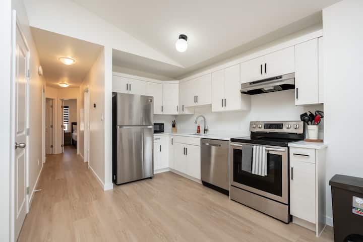 Bright And Spacious - Home - Winnipeg