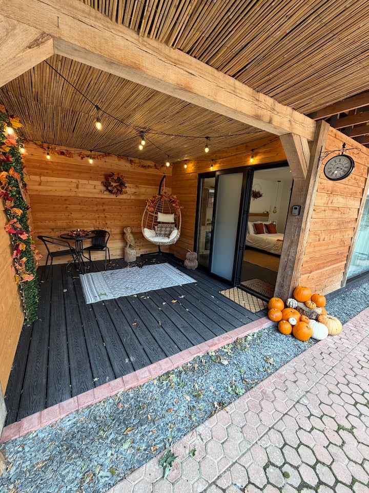 Luxury Courtyard Studio In Llangollen - Llangollen