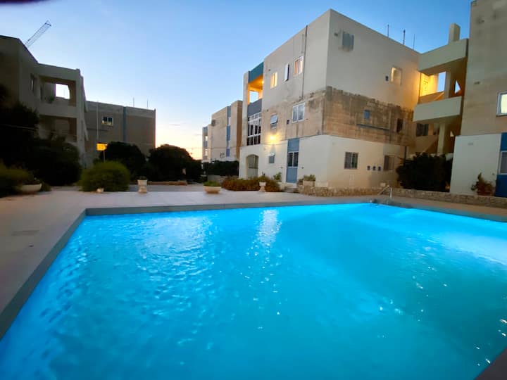Pool, Gardens And Sea View Dolmen 3 Bedroom Flat - Malta