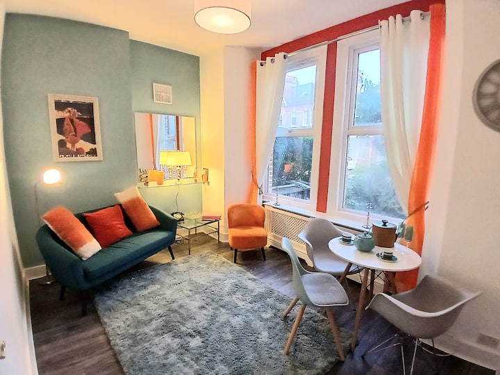 Retro - Chic Beckenham Flat - 20 Minutes To London - Beckenham