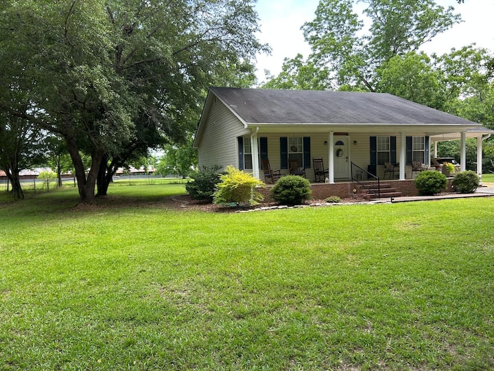 Woods Loop Cottage - Greensboro, AL