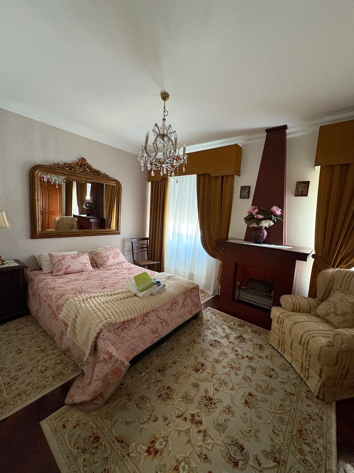 Yellow Guest House - 5 Minutes From The Sea - Ponta Delgada