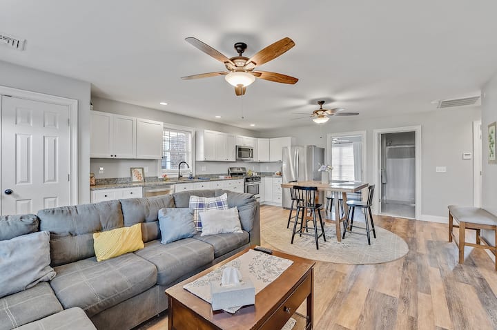 Centrally Located In The Heart ❤ Of Newburgh - Newburgh, NY