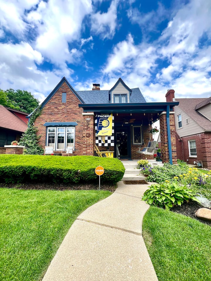 Have It All In Private 3 Rm Suite/garden Oasis! - Indianapolis, IN
