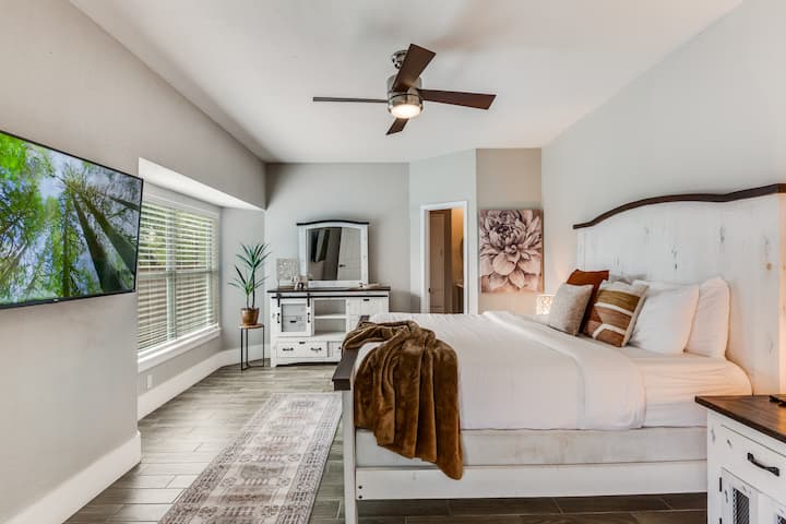 Casaserenidad~privatehottub&pond~4b/2b~singlestory - San Antonio, TX