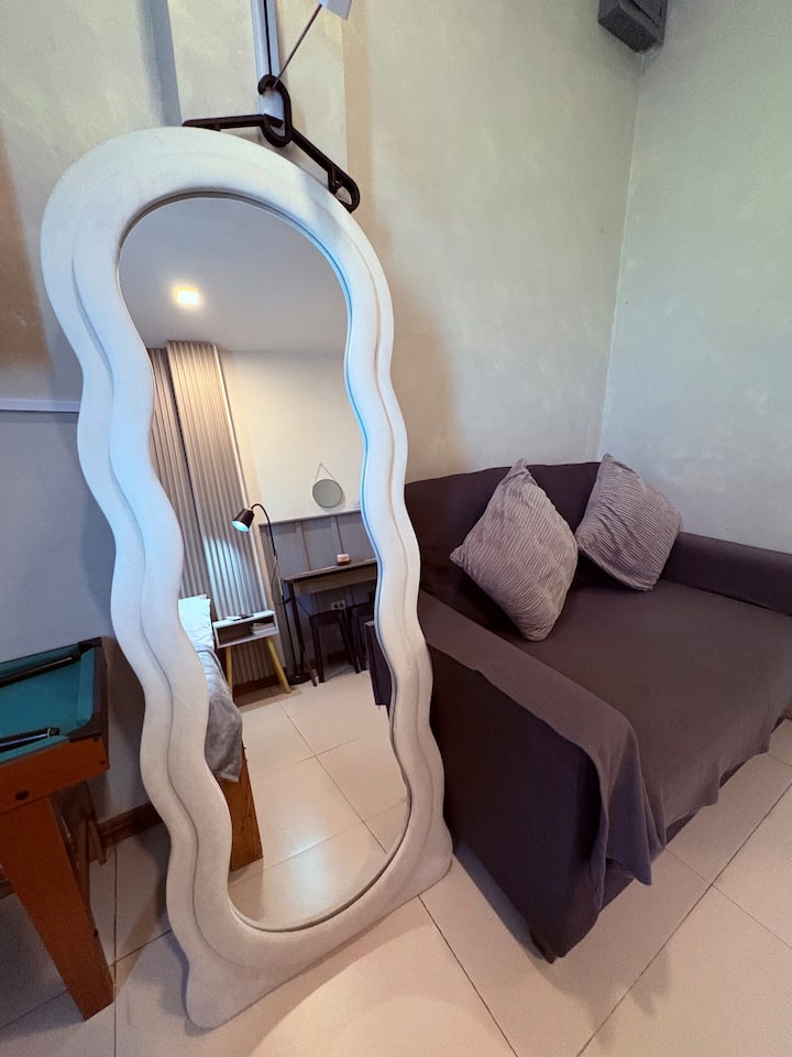 Cozystudio Retreat: Free Wifi, Netflix,parking - Dasmariñas