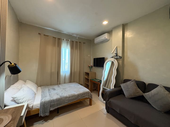 Cozystudio Retreat: Free Wifi, Netflix,parking - Dasmariñas