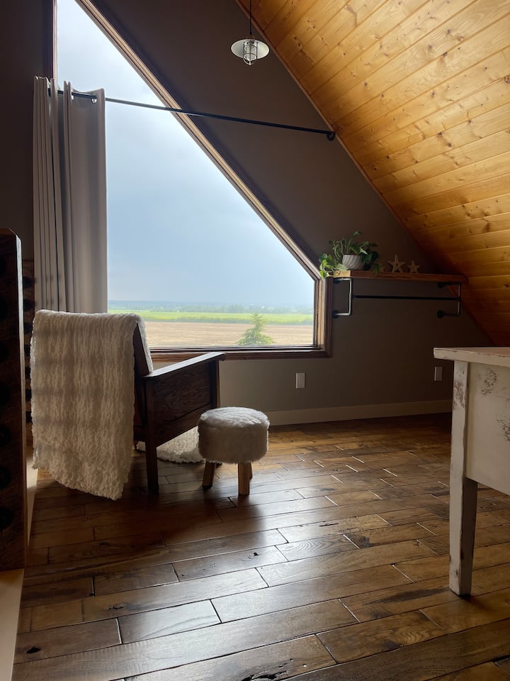Sylvan Lake Acreage- Bbqbar-horses-mountain Views - Alberta