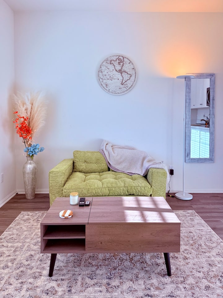 Private King Suite + Amenities - Menifee, CA