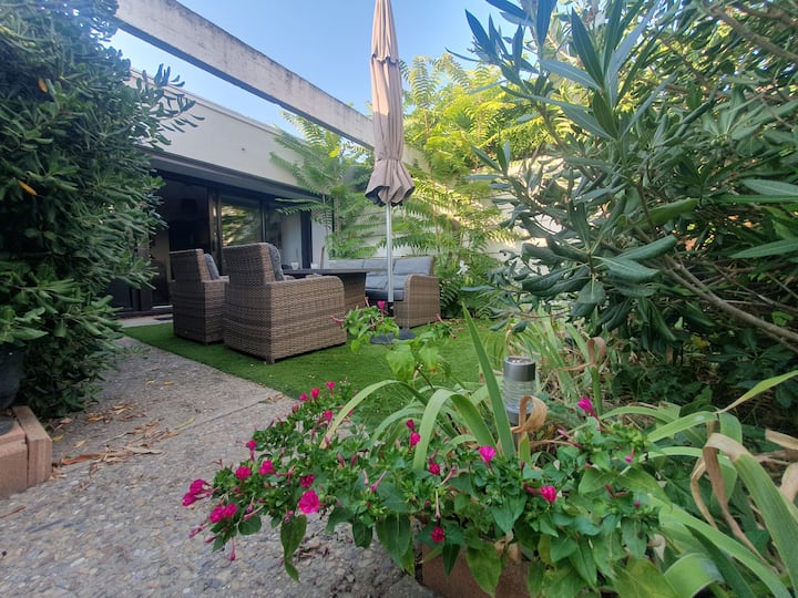 Maison Joliment Rénovée, Jardin, Parking Privé - La Grande-Motte