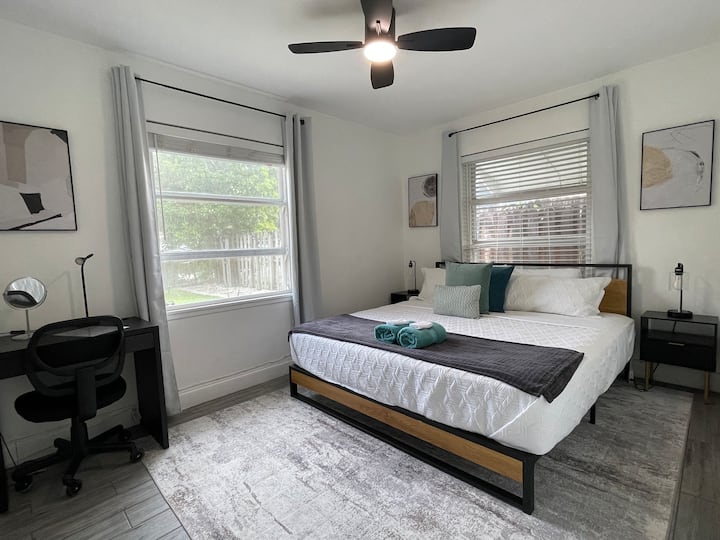 Stylish Home | King Bed | Beach & Downtown Life! - Fort Lauderdale