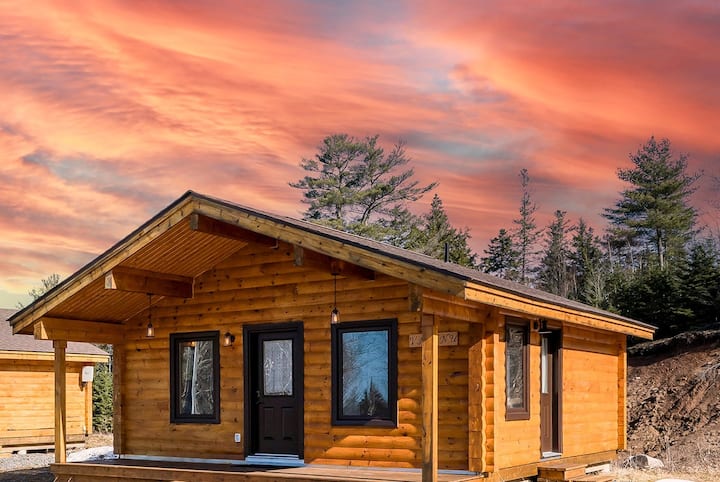 Rustic Cottage Close To Lakes,zipline & Vineyards - Nova Scotia