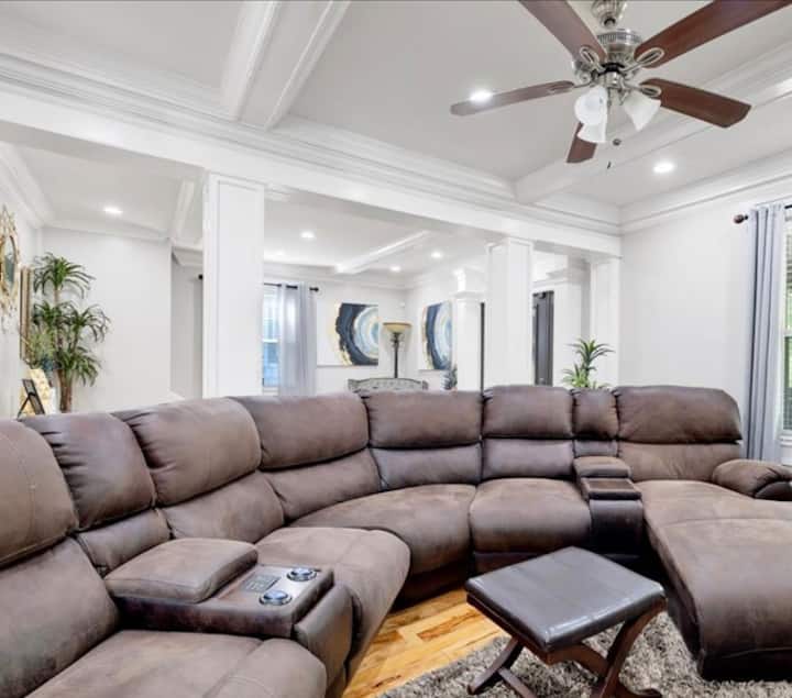 Unique 4 Bedroom - Birmingham, AL