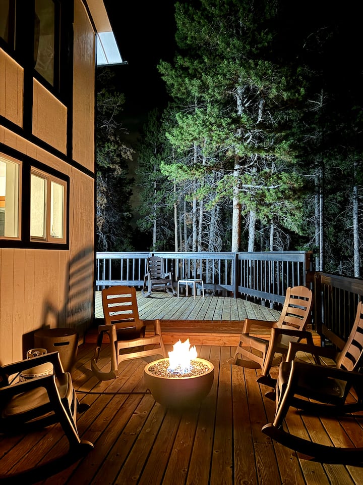 Hot Tub. Fireplace. 3 Bdrms. 2 Bath. Kid Play Area - Evergreen, CO