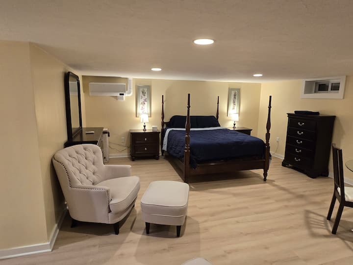 Spacious Suburban Suite -