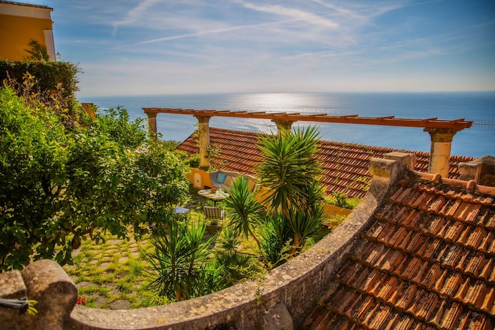 Villa La Pistrice With Enclosed Garden And Seaview - Positano