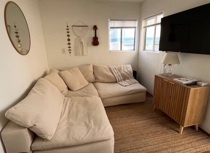 Cheerful 1 Bedroom Cottage. 60 Steps To Beach Sand - San Diego, CA