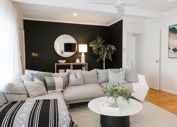 Luxury Cottage + Centre Village + Near Hot Springs - Metung