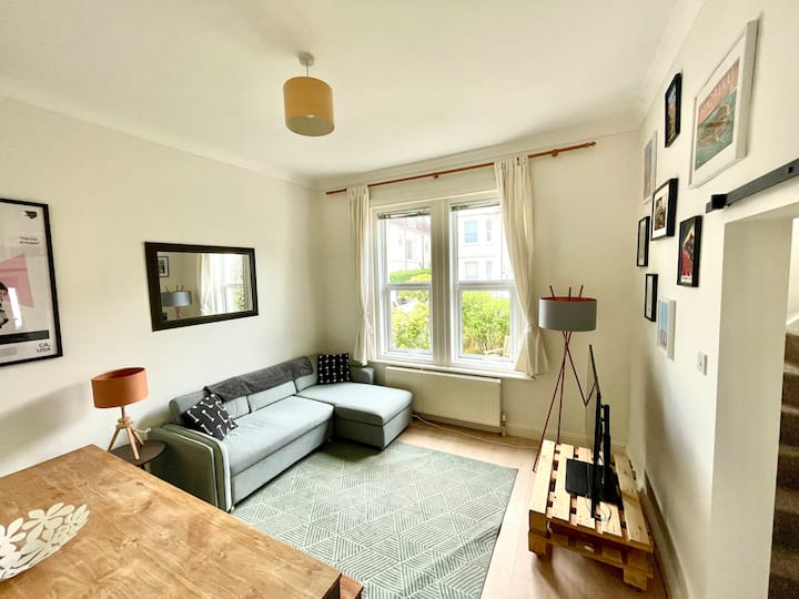 Maisonette-outside Area Near Beach-private Parking - Bournemouth