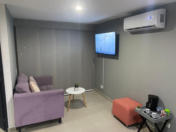 804- Aire Acondicionado, 2 Habitaciones, 2 Baños - Sabaneta