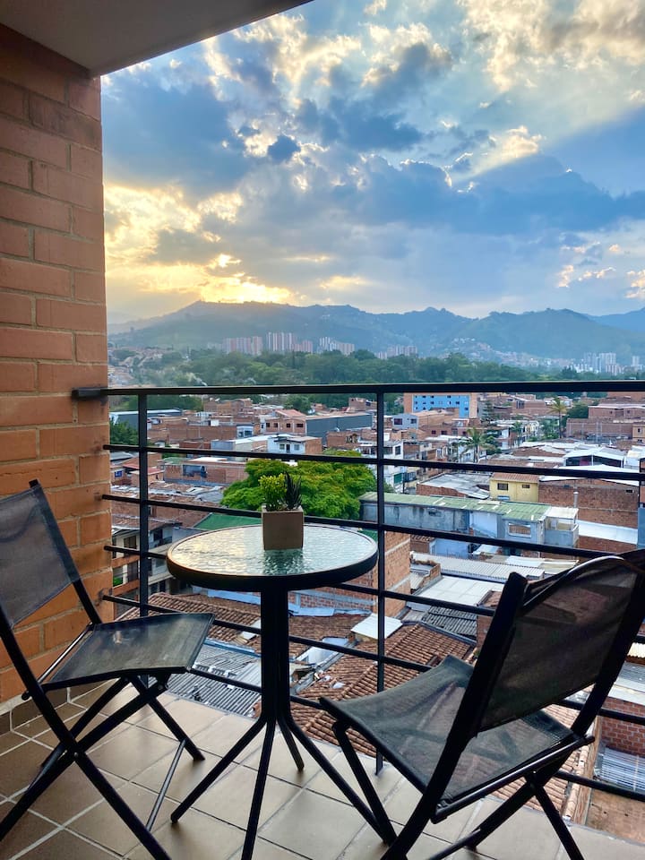 804-apto Con A/c + Vista, A Minutos De El Poblado - Itagüi