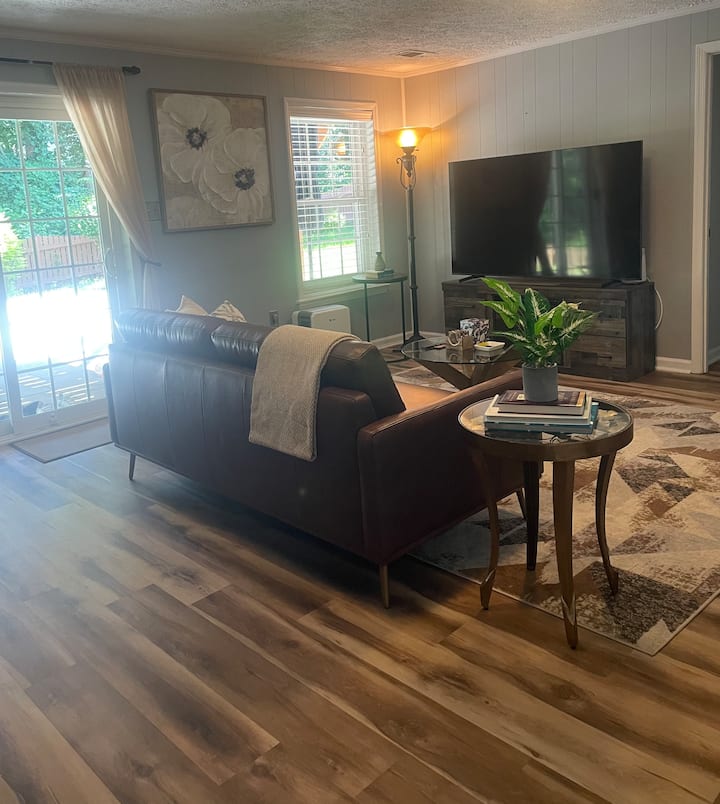 1 Bedroom Apt In A Basement W/ Private Entrance. - Woodbridge, VA