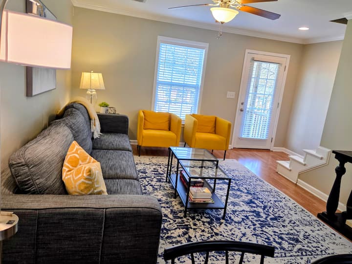 Pebble Creek Retreat, 2bd, 2.5ba, 1 Min. From Etsu - Johnson City, TN