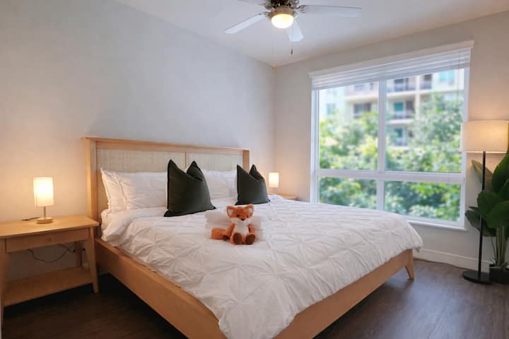 King 1b1b| Irvine Dj Plaza - Irvine, CA